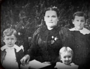 The History Of KFC – Feedough